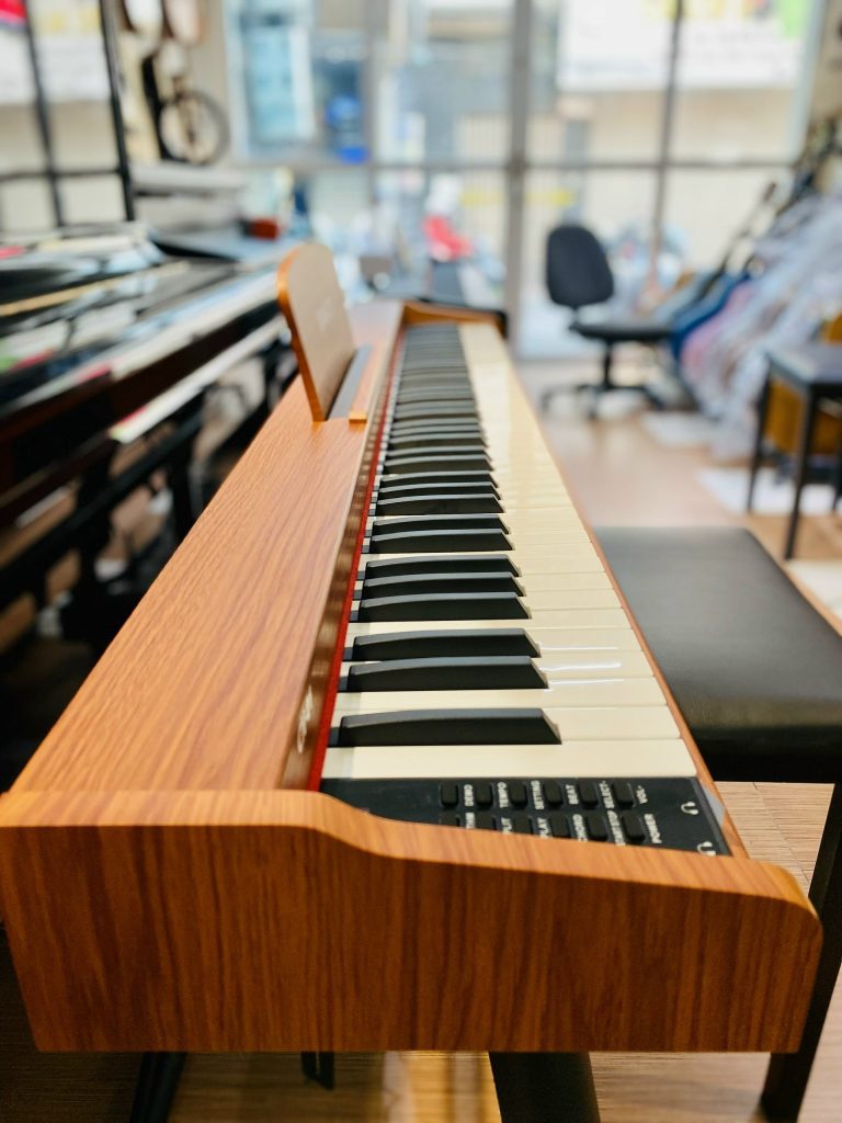Piano Điện Victor VT02 Vàng